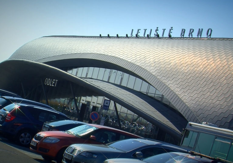 Letiště v Brně láme rekordy, během července tu prošlo více než 117 ...