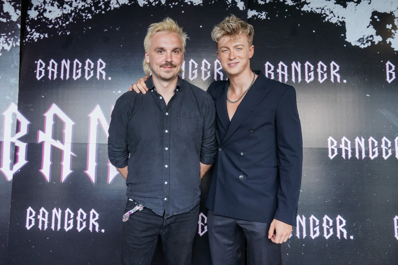 Banger. Adam Mišík zářil jako drogový dealer v brněnské premiéře nového ...