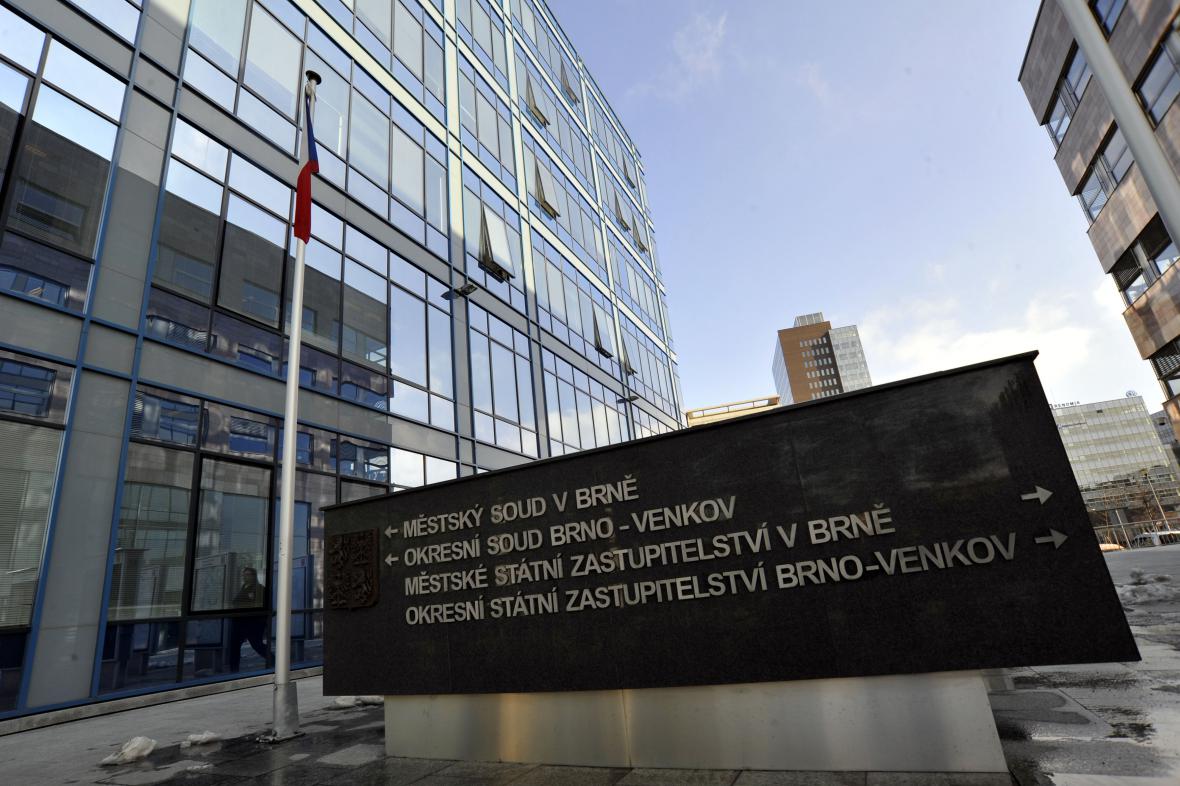 Městský soud po úterní razii v Brně obdržel sedm návrhů na vazbu - Brňan