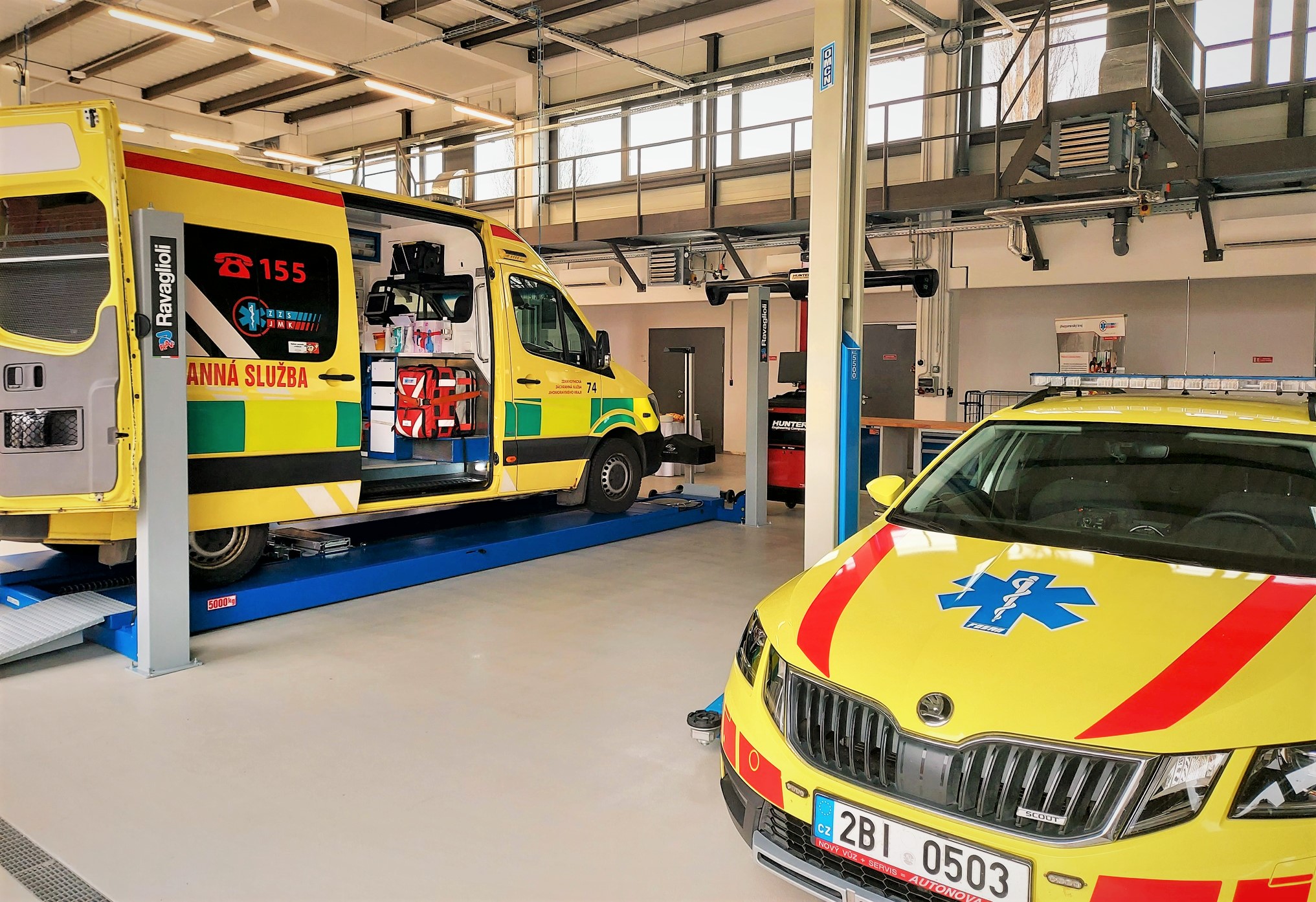 Záchranka má v Brně vlastní autoservis, ušetří ročně miliony! A dostala ...